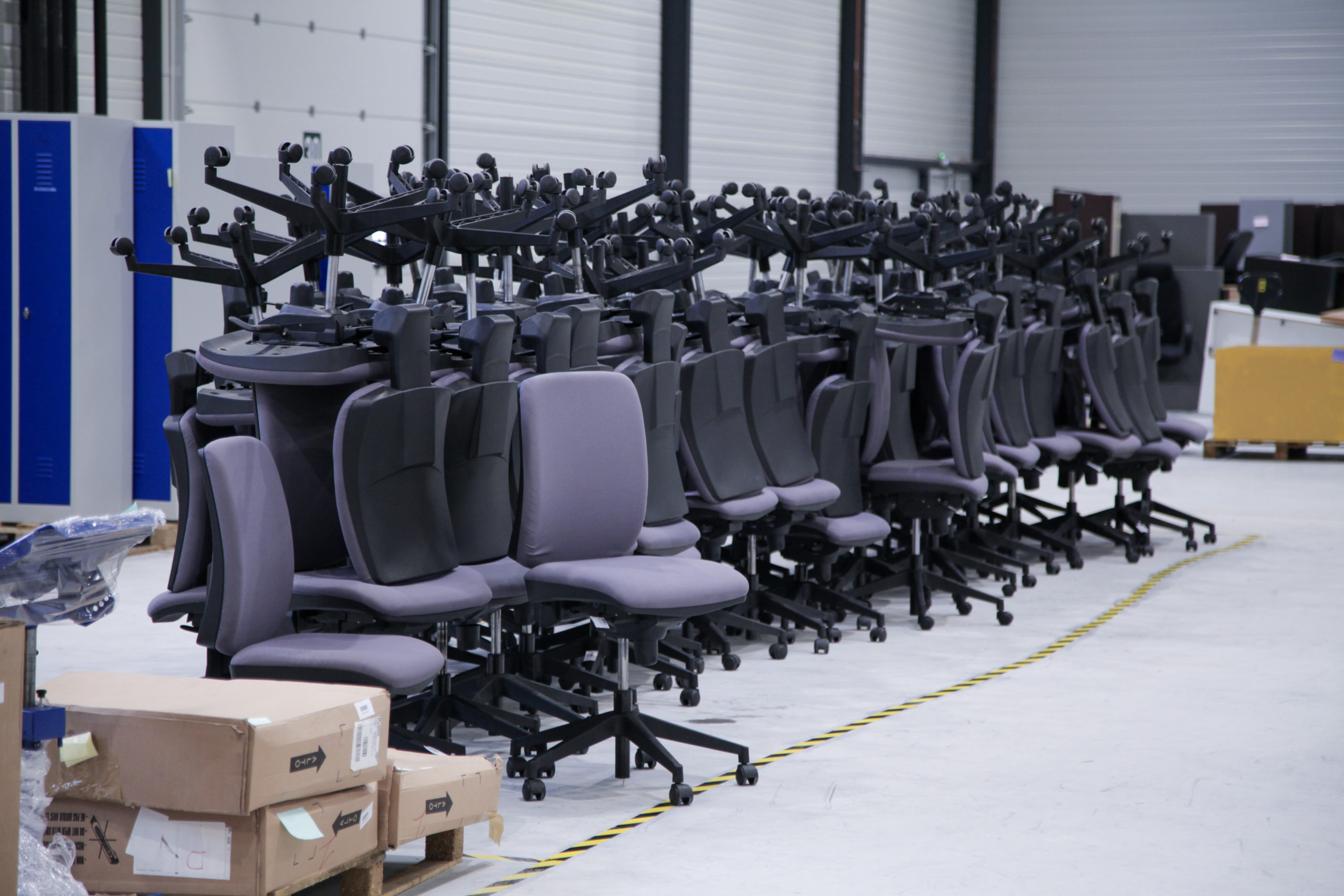 Manutan se diversifie dans le réemploi de mobilier professionnel - L ...